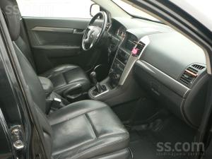 Melns Chevrolet Captiva 2007 Cēsis, ar dzinēja tilpumu 2.00 L un nobraukumu 263 tūkst. km par 2350 €, foto 10 vietnē AUTOMOTO.COM.LV