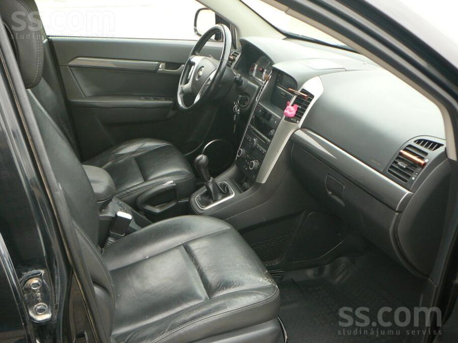 Melns Chevrolet Captiva 2007 Cēsis, ar dzinēja tilpumu 2.00 L un nobraukumu 263 tūkst. km par 2350 €, foto 10 vietnē AUTOMOTO.COM.LV