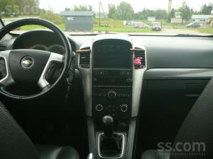 Melns Chevrolet Captiva 2007 Cēsis, ar dzinēja tilpumu 2.00 L un nobraukumu 263 tūkst. km par 2350 €, foto 12 vietnē AUTOMOTO.COM.LV