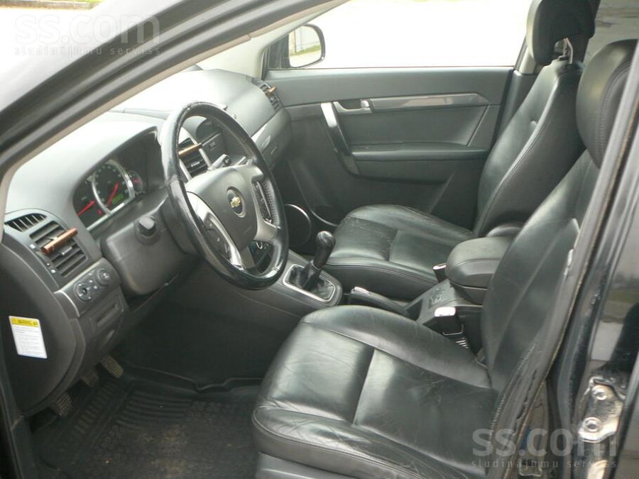 Melns Chevrolet Captiva 2007 Cēsis, ar dzinēja tilpumu 2.00 L un nobraukumu 263 tūkst. km par 2350 €, foto 15 vietnē AUTOMOTO.COM.LV