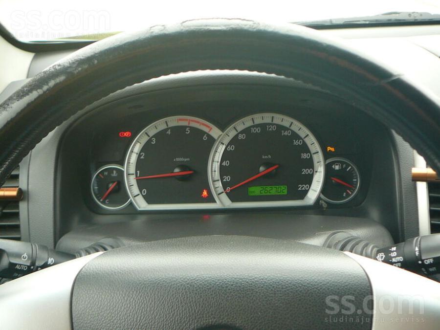 Melns Chevrolet Captiva 2007 Cēsis, ar dzinēja tilpumu 2.00 L un nobraukumu 263 tūkst. km par 2350 €, foto 16 vietnē AUTOMOTO.COM.LV
