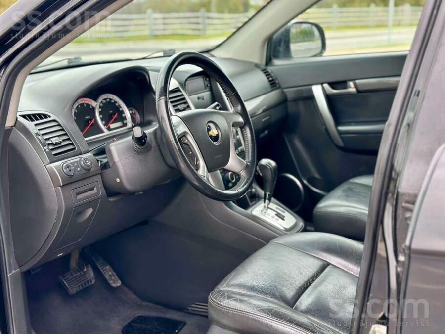 Melns Chevrolet Captiva 2007 Jelgava, ar dzinēja tilpumu 2.00 L un nobraukumu 235 tūkst. km par 2550 €, foto 7 vietnē AUTOMOTO.COM.LV