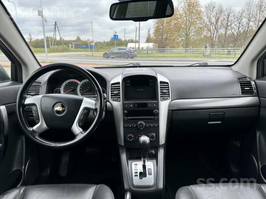 Melns Chevrolet Captiva 2007 Jelgava, ar dzinēja tilpumu 2.00 L un nobraukumu 235 tūkst. km par 2550 €, foto 13 vietnē AUTOMOTO.COM.LV