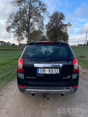 Melns Chevrolet Captiva 2007 Tukums, ar dzinēja tilpumu 2.00 L un nobraukumu 227 tūkst. km par 3650 €, foto 6 vietnē AUTOMOTO.COM.LV