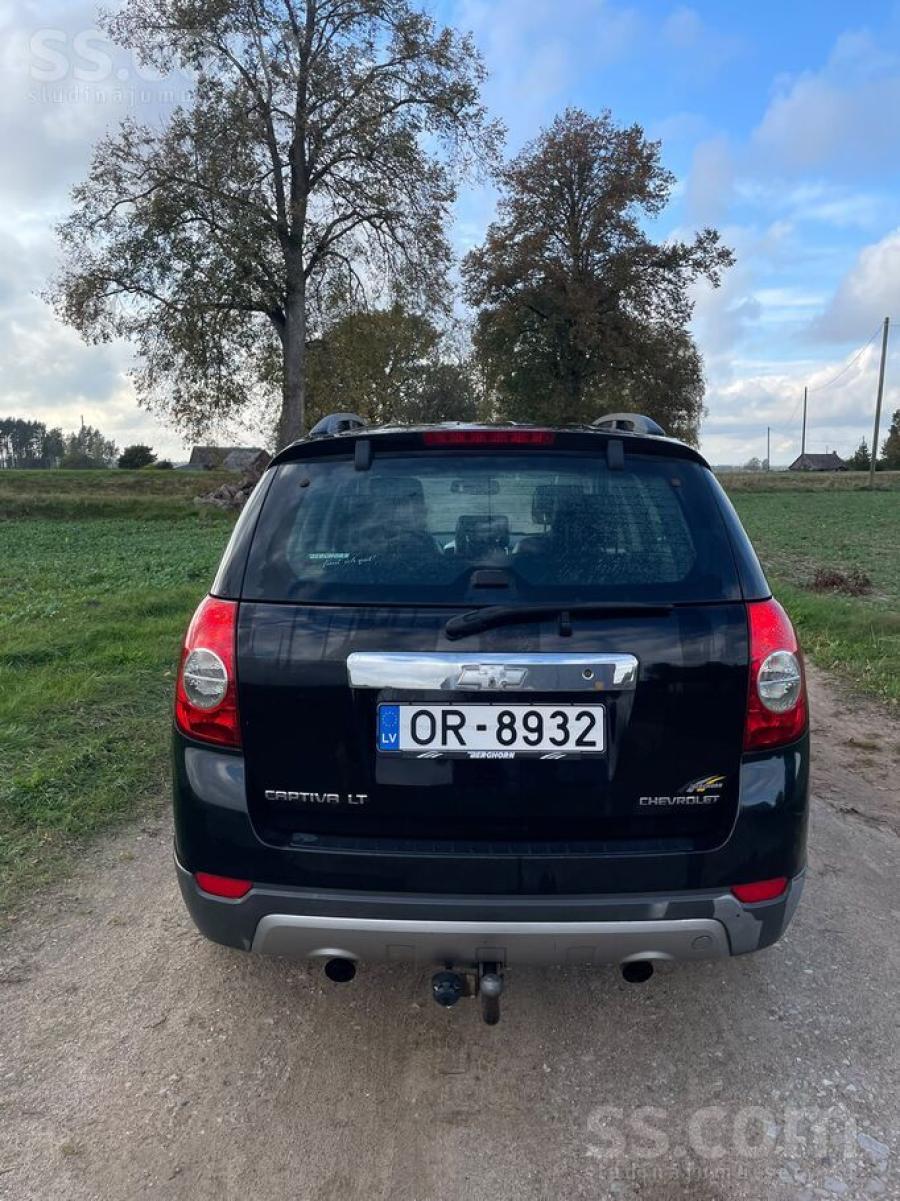 Melns Chevrolet Captiva 2007 Tukums, ar dzinēja tilpumu 2.00 L un nobraukumu 227 tūkst. km par 3650 €, foto 6 vietnē AUTOMOTO.COM.LV