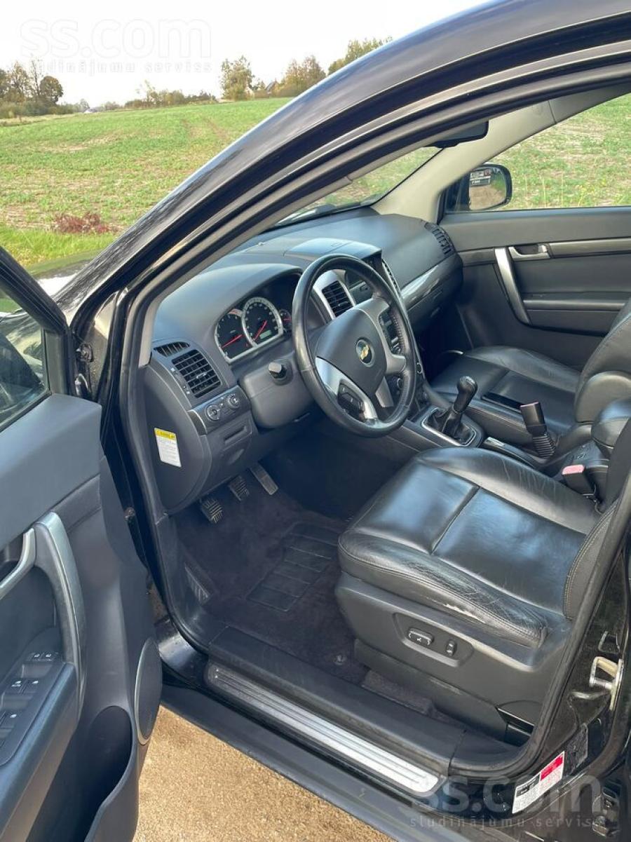 Melns Chevrolet Captiva 2007 Tukums, ar dzinēja tilpumu 2.00 L un nobraukumu 227 tūkst. km par 3650 €, foto 8 vietnē AUTOMOTO.COM.LV
