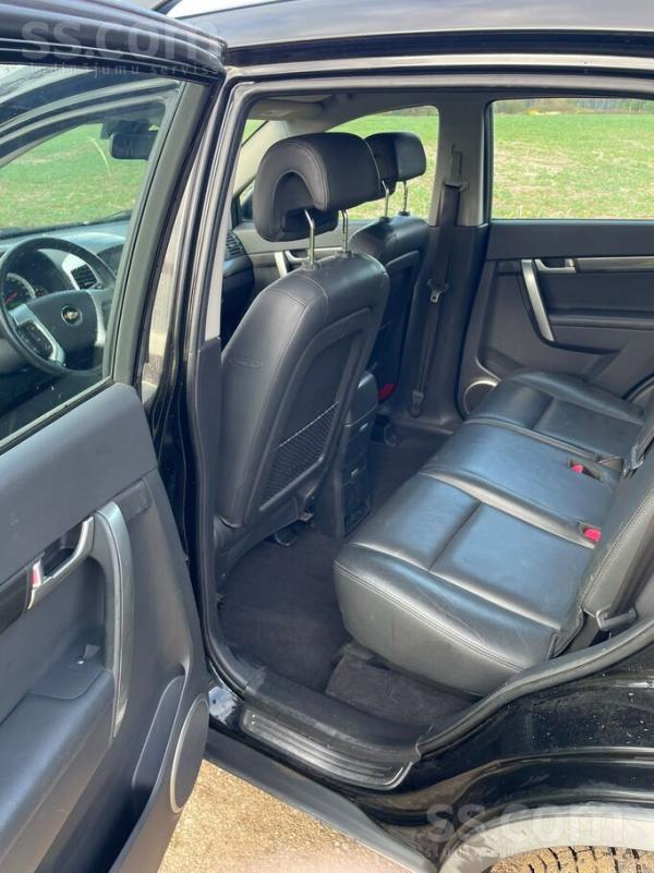 Melns Chevrolet Captiva 2007 Tukums, ar dzinēja tilpumu 2.00 L un nobraukumu 227 tūkst. km par 3650 €, foto 9 vietnē AUTOMOTO.COM.LV