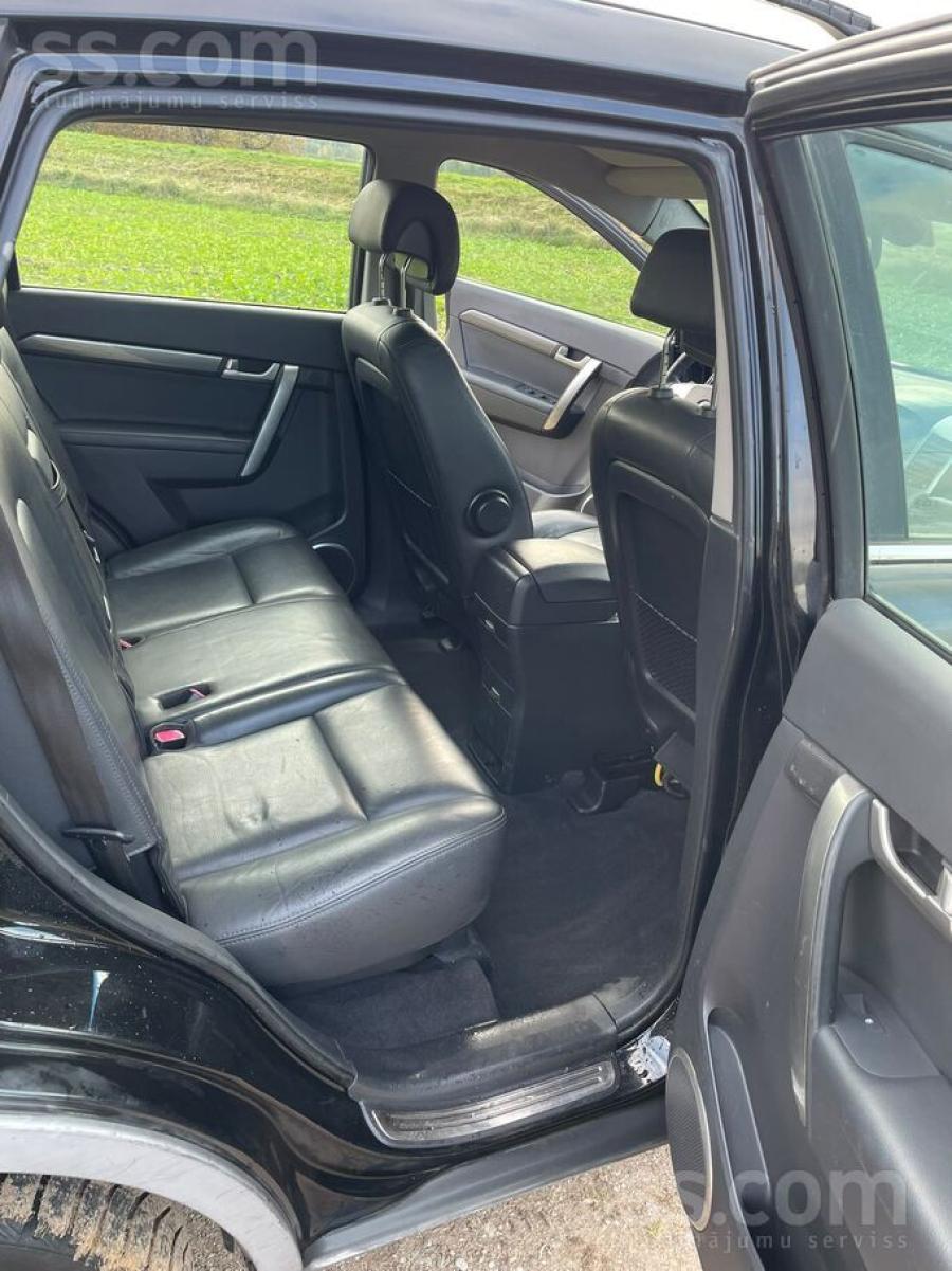 Melns Chevrolet Captiva 2007 Tukums, ar dzinēja tilpumu 2.00 L un nobraukumu 227 tūkst. km par 3650 €, foto 11 vietnē AUTOMOTO.COM.LV
