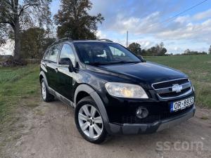 Melns Chevrolet Captiva 2007 Tukums, ar dzinēja tilpumu 2.00 L un nobraukumu 227 tūkst. km par 3650 €, foto 3 vietnē AUTOMOTO.COM.LV
