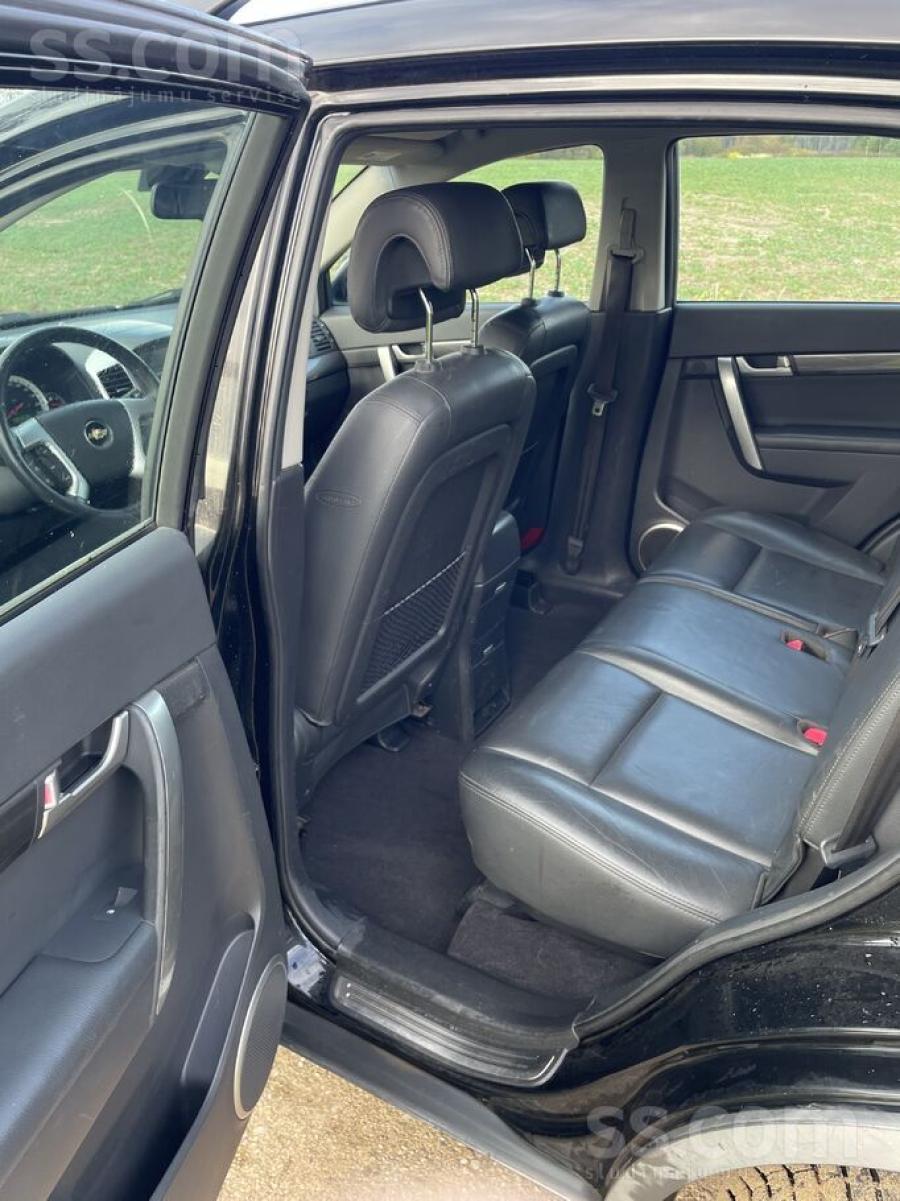 Melns Chevrolet Captiva 2007 Tukums, ar dzinēja tilpumu 2.00 L un nobraukumu 227 tūkst. km par 3650 €, foto 9 vietnē AUTOMOTO.COM.LV