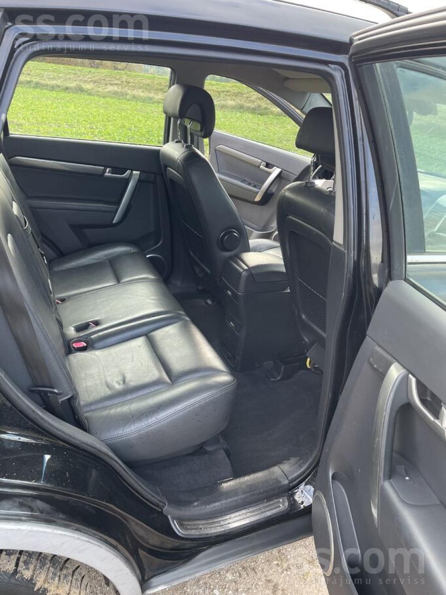 Melns Chevrolet Captiva 2007 Tukums, ar dzinēja tilpumu 2.00 L un nobraukumu 227 tūkst. km par 3650 €, foto 10 vietnē AUTOMOTO.COM.LV
