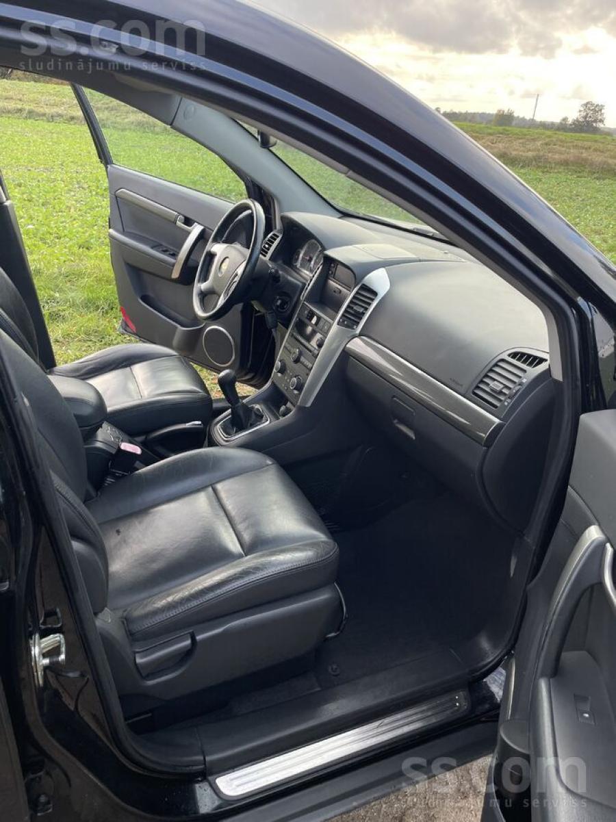 Melns Chevrolet Captiva 2007 Tukums, ar dzinēja tilpumu 2.00 L un nobraukumu 227 tūkst. km par 3650 €, foto 11 vietnē AUTOMOTO.COM.LV