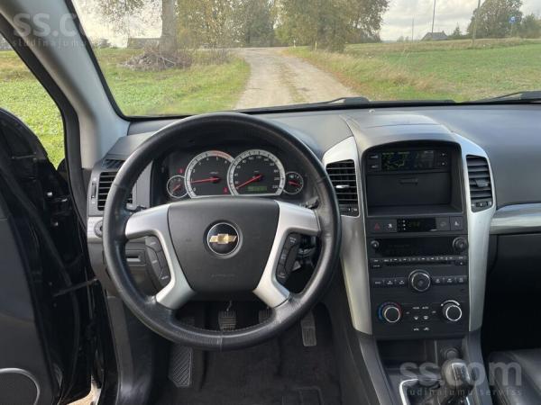 Black Chevrolet Captiva 2007 in Tukums, with an engine capacity of 2.00 L and mileage of 227 thousand km for 3650 €, photo 7 on AUTOMOTO.COM.LV