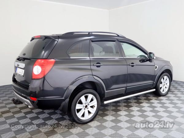 Black Chevrolet Captiva 2007 in Tallinn, with an engine capacity of 2.00 L and mileage of 247 thousand km for 1499 €, photo 4 on AUTOMOTO.COM.LV