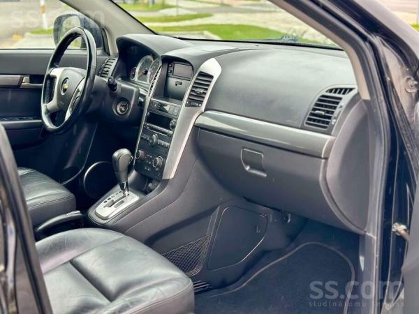 Шевроле Каптива 2007 в Елгава на AUTOMOTO.COM.LV Черный Шевроле Каптива 2007 в Елгава, объемом двигателя 2.00 л и пробегом 235 тыс. км за 2450 €, фото 11 на AUTOMOTO.COM.LV