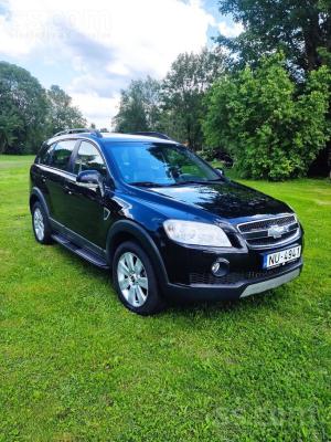 Black Chevrolet Captiva 2008 in Bauska, with an engine capacity of 2.00 L and mileage of 235 thousand km for 3850 €, photo 3 on AUTOMOTO.COM.LV
