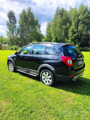 Black Chevrolet Captiva 2008 in Bauska, with an engine capacity of 2.00 L and mileage of 235 thousand km for 3850 €, photo 10 on AUTOMOTO.COM.LV