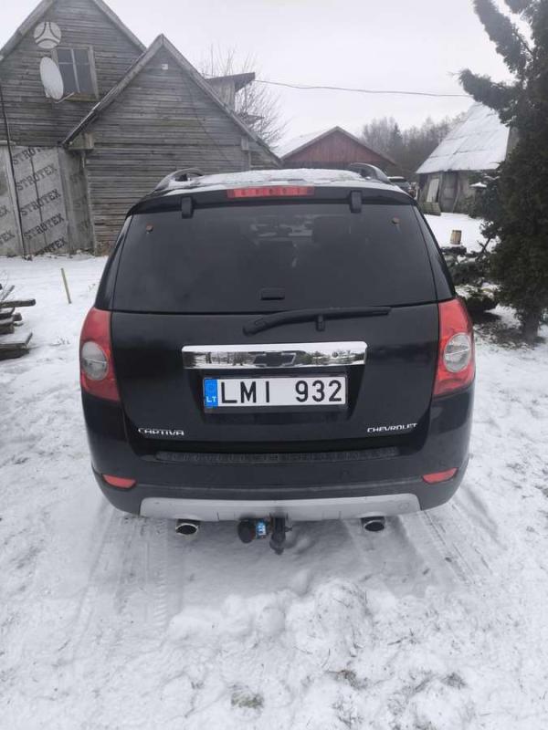 Black Chevrolet Captiva 2008 in Marijampole, with an engine capacity of 2.40 L and mileage of 290 thousand km for 3000 €, photo 6 on AUTOMOTO.COM.LV