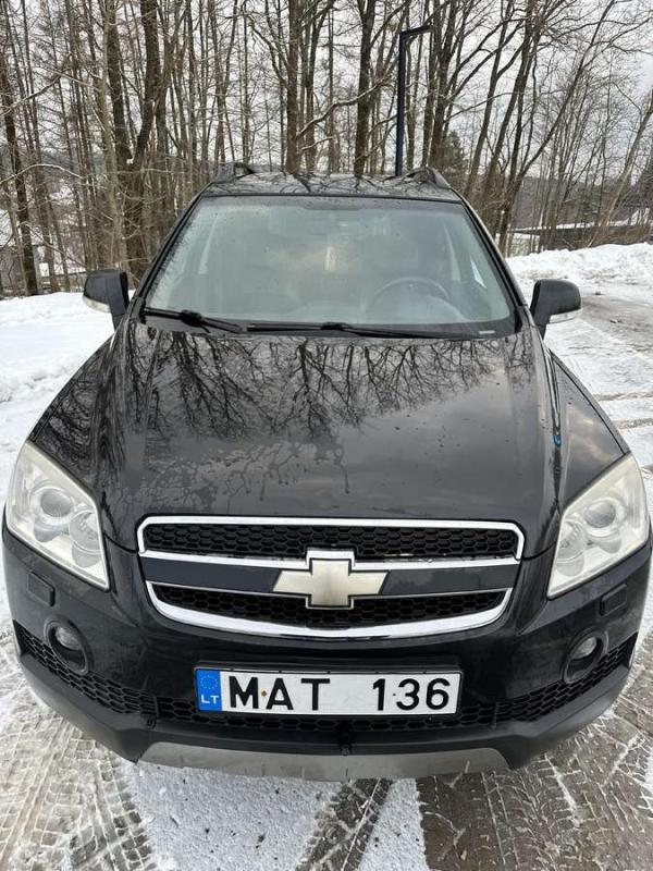 Black Chevrolet Captiva 2008 in Anyksciai, with an engine capacity of 1.99 L and mileage of 281 thousand km for 3600 €, photo 2 on AUTOMOTO.COM.LV