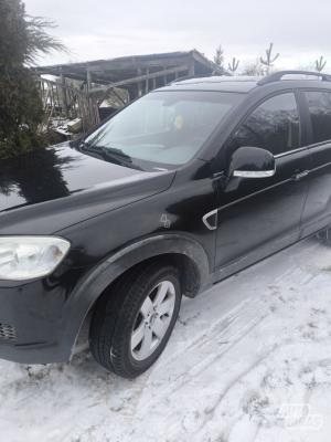 Black Chevrolet Captiva 2008 in Marijampole, with an engine capacity of 2.40 L and mileage of 290 thousand km for 3000 €, photo 2 on AUTOMOTO.COM.LV