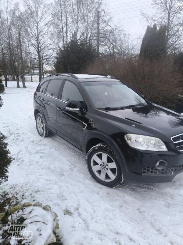 Black Chevrolet Captiva 2008 in Marijampole, with an engine capacity of 2.40 L and mileage of 290 thousand km for 3000 €, photo 4 on AUTOMOTO.COM.LV