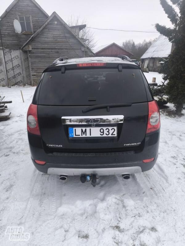 Black Chevrolet Captiva 2008 in Marijampole, with an engine capacity of 2.40 L and mileage of 290 thousand km for 3000 €, photo 6 on AUTOMOTO.COM.LV