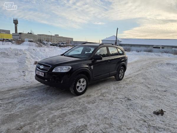 Melns Chevrolet Captiva 2008 Mažeikiai, ar dzinēja tilpumu 2.00 L un nobraukumu 243 tūkst. km par 3000 €, foto 1 vietnē AUTOMOTO.COM.LV