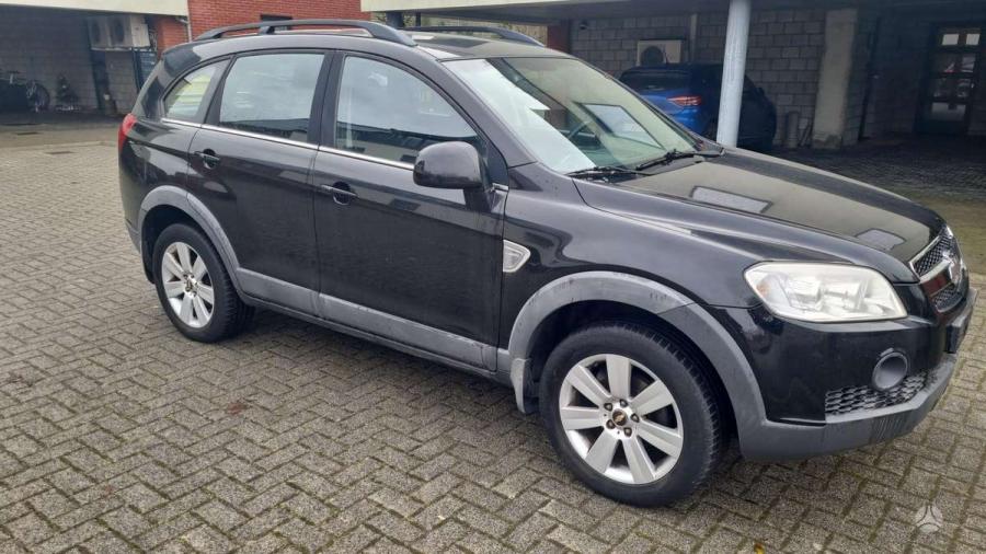 Melns Chevrolet Captiva 2008 Marijampole, ar dzinēja tilpumu 2.41 L un nobraukumu 222 tūkst. km par 2650 €, foto 1 vietnē AUTOMOTO.COM.LV