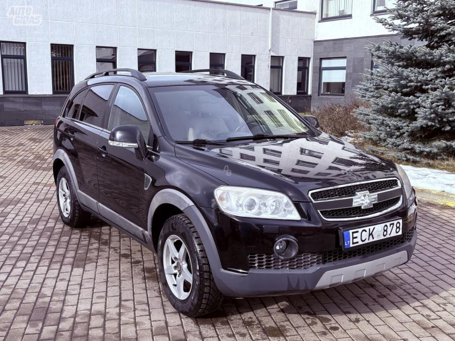 Black Chevrolet Captiva 2008 in Vilnius, with an engine capacity of 2.00 L and mileage of 253 thousand km for 2500 €, photo 2 on AUTOMOTO.COM.LV