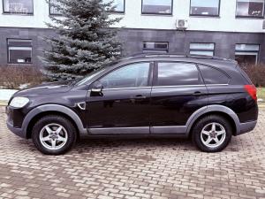 Black Chevrolet Captiva 2008 in Vilnius, with an engine capacity of 2.00 L and mileage of 256 thousand km for 2500 €, photo 2 on AUTOMOTO.COM.LV