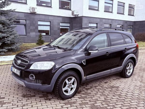 Melns Chevrolet Captiva 2008 Viļņa, ar dzinēja tilpumu 2.00 L un nobraukumu 256 tūkst. km par 2500 €, foto 4 vietnē AUTOMOTO.COM.LV