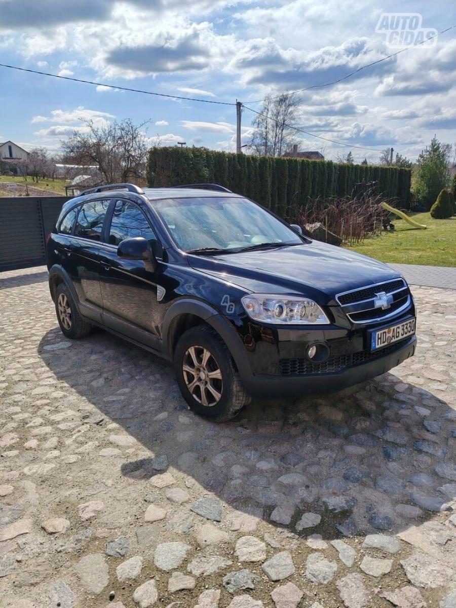Black Chevrolet Captiva 2008 in Ukmerge, with an engine capacity of 2.00 L and mileage of 236 thousand km for 1800 €, photo 4 on AUTOMOTO.COM.LV