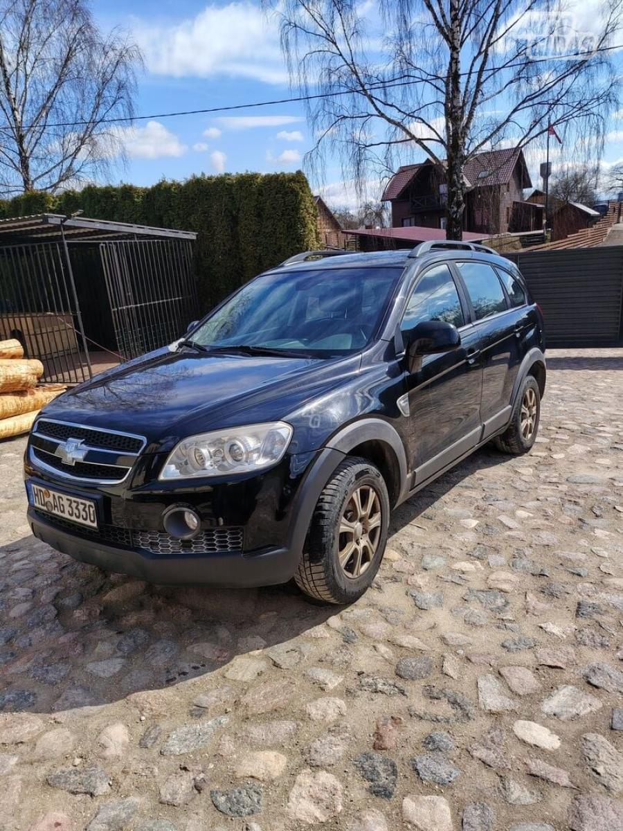 Black Chevrolet Captiva 2008 in Ukmerge, with an engine capacity of 2.00 L and mileage of 236 thousand km for 1800 €, photo 5 on AUTOMOTO.COM.LV
