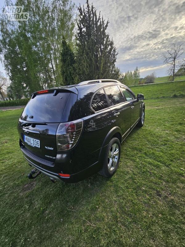 Black Chevrolet Captiva 2008 in Panevezys, with an engine capacity of 2.00 L and mileage of 199 thousand km for 3700 €, photo 3 on AUTOMOTO.COM.LV