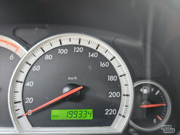 Black Chevrolet Captiva 2008 in Panevezys, with an engine capacity of 2.00 L and mileage of 199 thousand km for 3700 €, photo 5 on AUTOMOTO.COM.LV