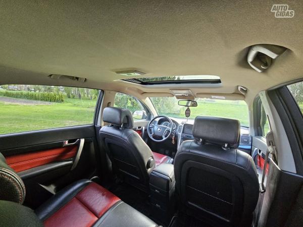 Black Chevrolet Captiva 2008 in Panevezys, with an engine capacity of 2.00 L and mileage of 199 thousand km for 3700 €, photo 8 on AUTOMOTO.COM.LV