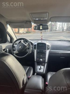 Black Chevrolet Captiva 2008 in Riga, with an engine capacity of 1.90 L and mileage of 24 thousand km for 2000 €, photo 7 on AUTOMOTO.COM.LV