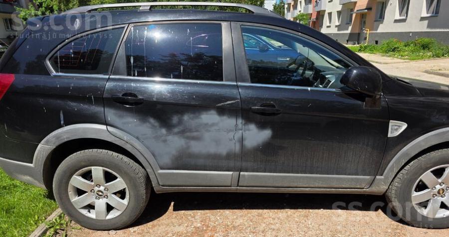 Black Chevrolet Captiva 2008 in Liepaja, with an engine capacity of 2.00 L and mileage of 251 thousand km for 1750 €, photo 8 on AUTOMOTO.COM.LV