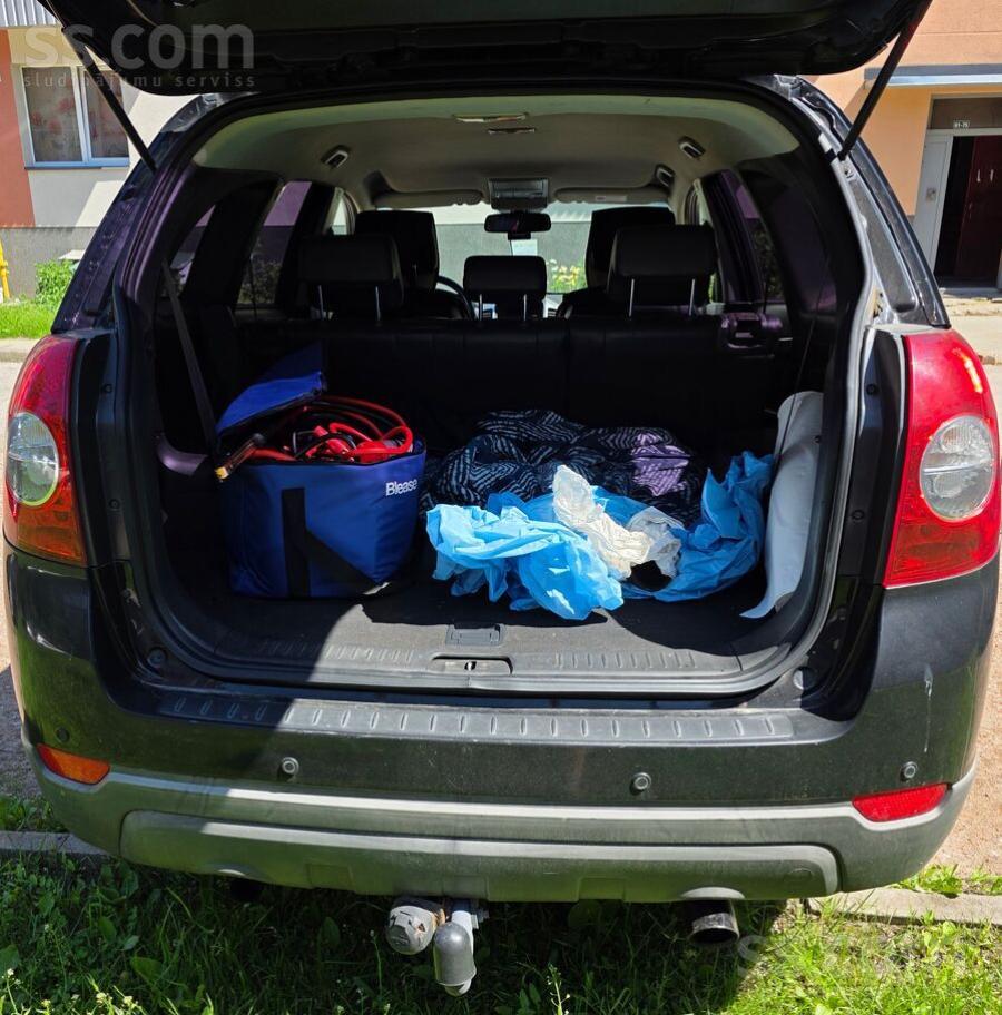 Black Chevrolet Captiva 2008 in Liepaja, with an engine capacity of 2.00 L and mileage of 251 thousand km for 1750 €, photo 10 on AUTOMOTO.COM.LV