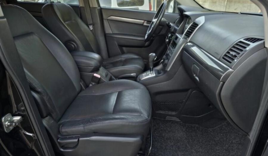 Melns Chevrolet Captiva 2008 Rīga, ar dzinēja tilpumu 2.00 L un nobraukumu 261 tūkst. km par 5490 €, foto 1 vietnē AUTOMOTO.COM.LV