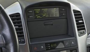 Melns Chevrolet Captiva 2008 Rīga, ar dzinēja tilpumu 2.00 L un nobraukumu 261 tūkst. km par 5490 €, foto 7 vietnē AUTOMOTO.COM.LV