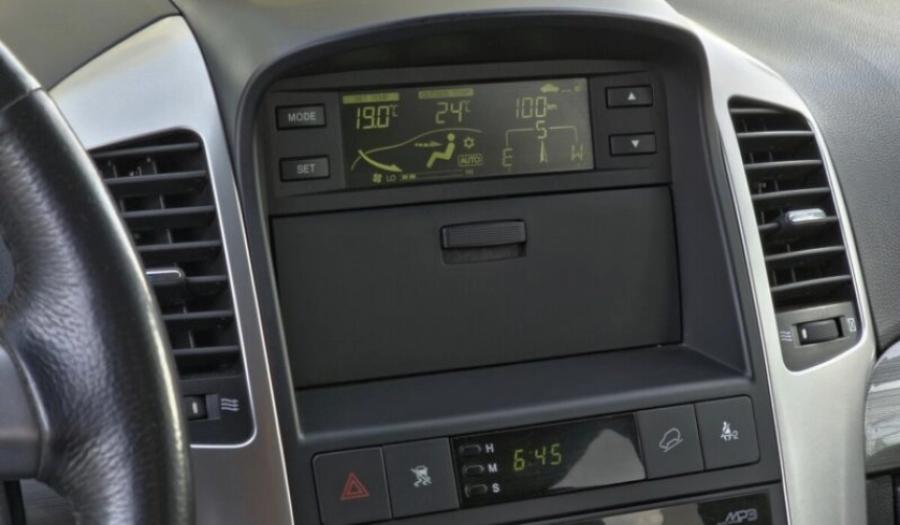 Melns Chevrolet Captiva 2008 Rīga, ar dzinēja tilpumu 2.00 L un nobraukumu 261 tūkst. km par 5490 €, foto 7 vietnē AUTOMOTO.COM.LV