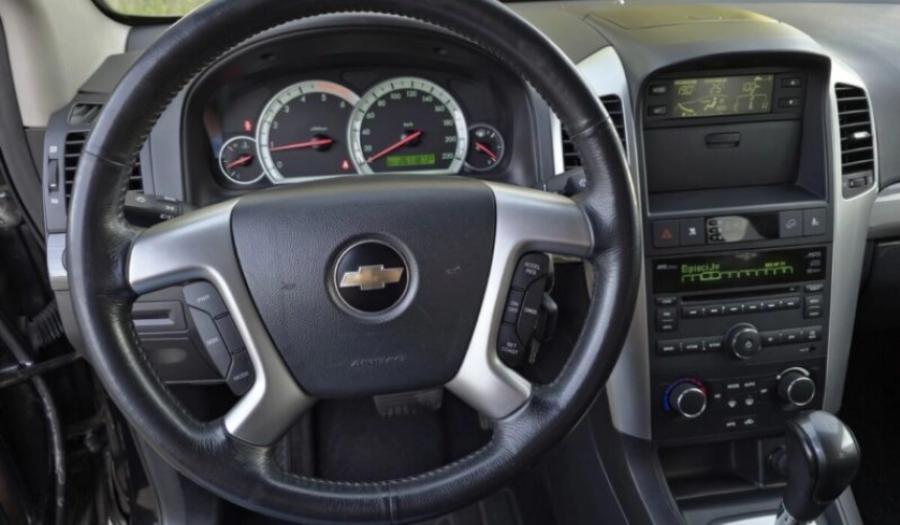 Melns Chevrolet Captiva 2008 Rīga, ar dzinēja tilpumu 2.00 L un nobraukumu 261 tūkst. km par 5490 €, foto 13 vietnē AUTOMOTO.COM.LV