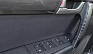 Melns Chevrolet Captiva 2008 Rīga, ar dzinēja tilpumu 2.00 L un nobraukumu 261 tūkst. km par 5490 €, foto 14 vietnē AUTOMOTO.COM.LV