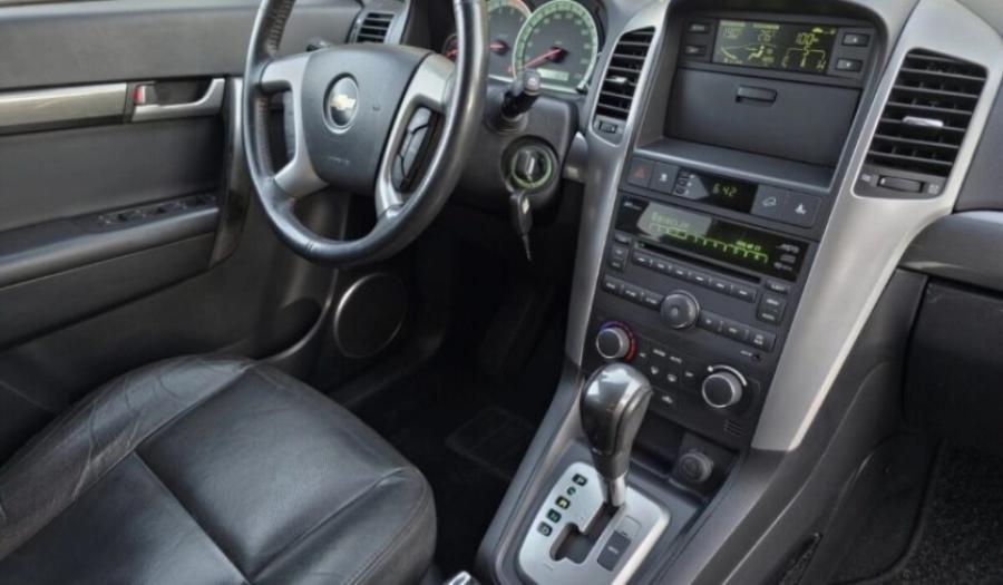 Melns Chevrolet Captiva 2008 Rīga, ar dzinēja tilpumu 2.00 L un nobraukumu 261 tūkst. km par 5490 €, foto 15 vietnē AUTOMOTO.COM.LV