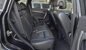 Melns Chevrolet Captiva 2008 Rīga, ar dzinēja tilpumu 2.00 L un nobraukumu 261 tūkst. km par 5490 €, foto 17 vietnē AUTOMOTO.COM.LV