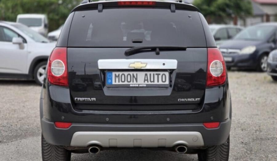 Melns Chevrolet Captiva 2008 Rīga, ar dzinēja tilpumu 2.00 L un nobraukumu 261 tūkst. km par 5490 €, foto 24 vietnē AUTOMOTO.COM.LV