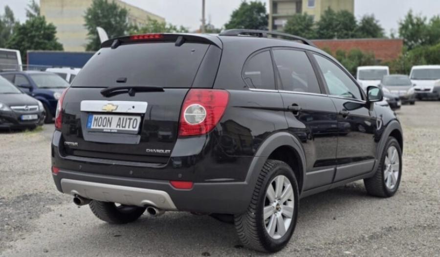 Melns Chevrolet Captiva 2008 Rīga, ar dzinēja tilpumu 2.00 L un nobraukumu 261 tūkst. km par 5490 €, foto 25 vietnē AUTOMOTO.COM.LV