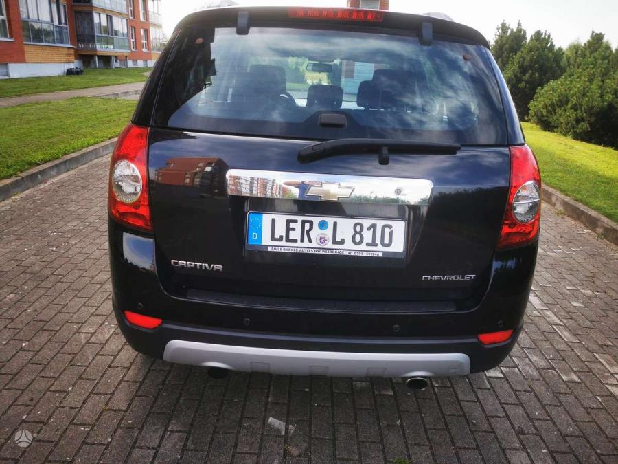 Melns Chevrolet Captiva 2008 Klaipėda, ar dzinēja tilpumu 2.00 L un nobraukumu 194 tūkst. km par 3450 €, foto 6 vietnē AUTOMOTO.COM.LV
