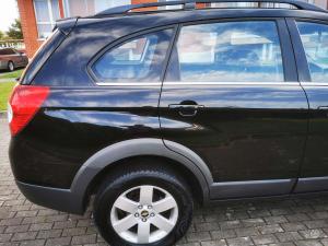 Melns Chevrolet Captiva 2008 Klaipėda, ar dzinēja tilpumu 2.00 L un nobraukumu 194 tūkst. km par 3450 €, foto 14 vietnē AUTOMOTO.COM.LV